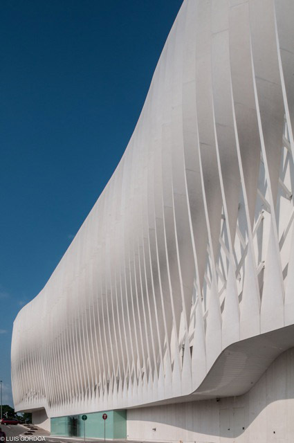 Galeria de Fachada Liverpool / Iñaki Echeverria - 1