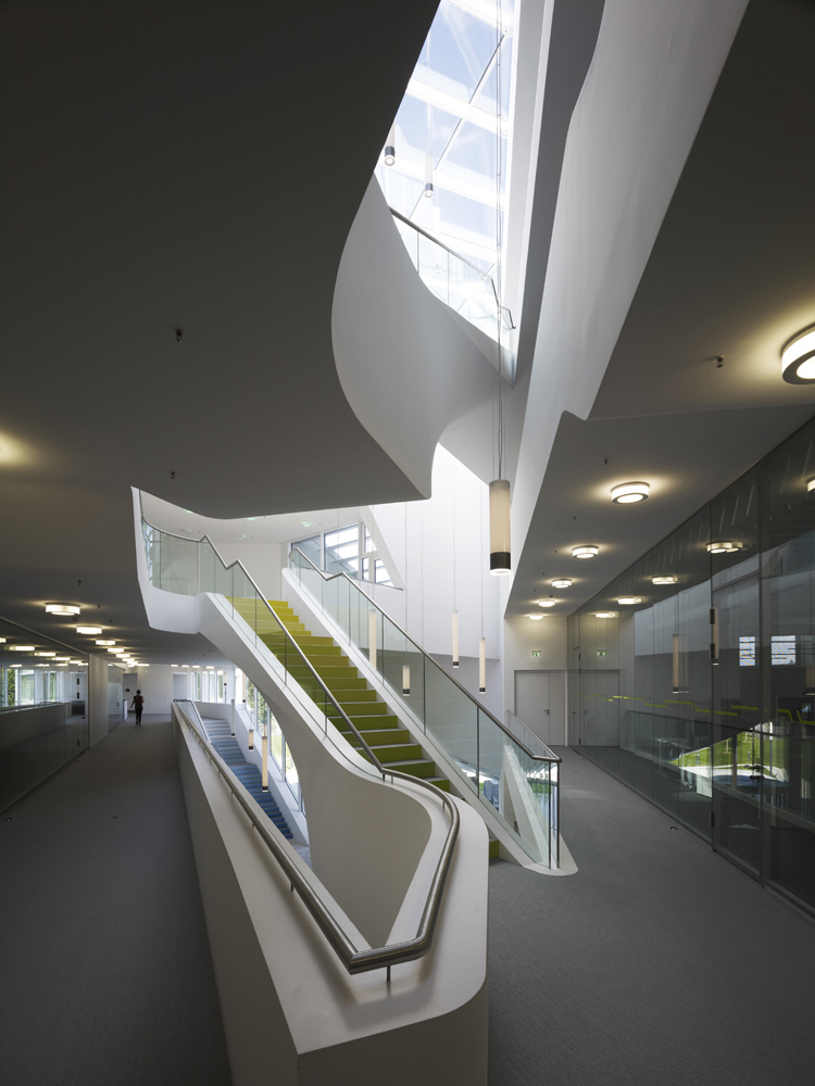 Gallery of Centre for Virtual Engineering / UNStudio - 6