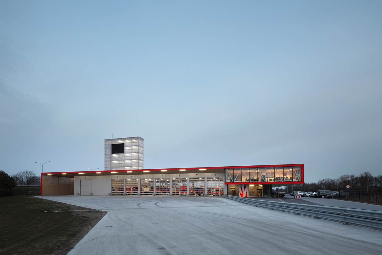 Gallery of Firestation for the city of Puurs / Compagnie O Architects - 18