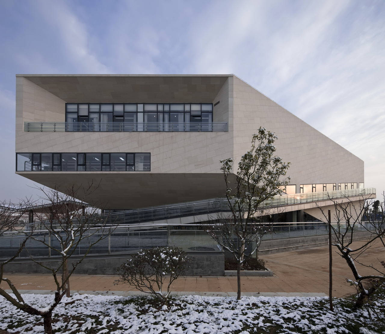 Gallery of Bio-Lake Reception Center / Zephyr Architects - 3