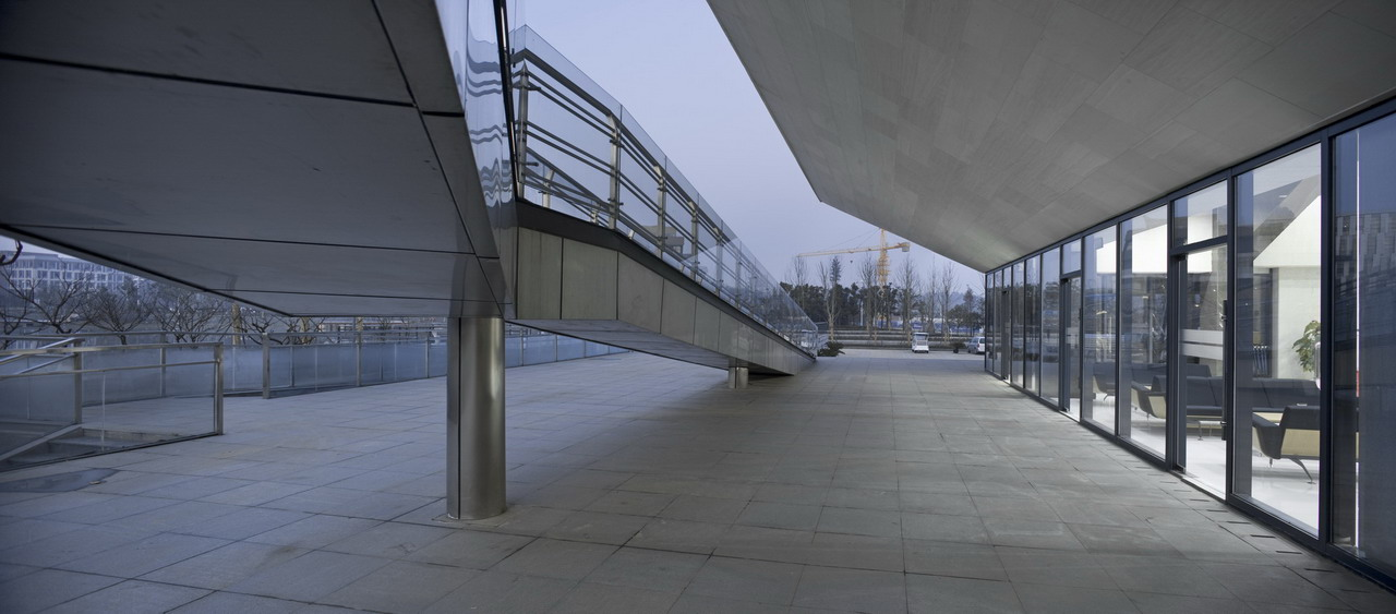 Gallery of Bio-Lake Reception Center / Zephyr Architects - 5