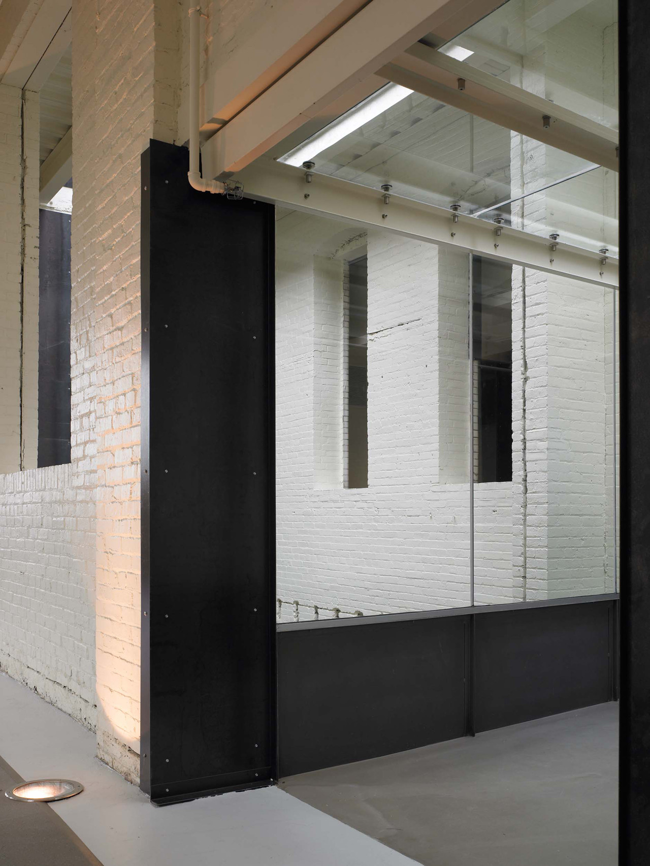 Gallery of Yale Steam Laundry Condominiums / John Ronan Architects - 12