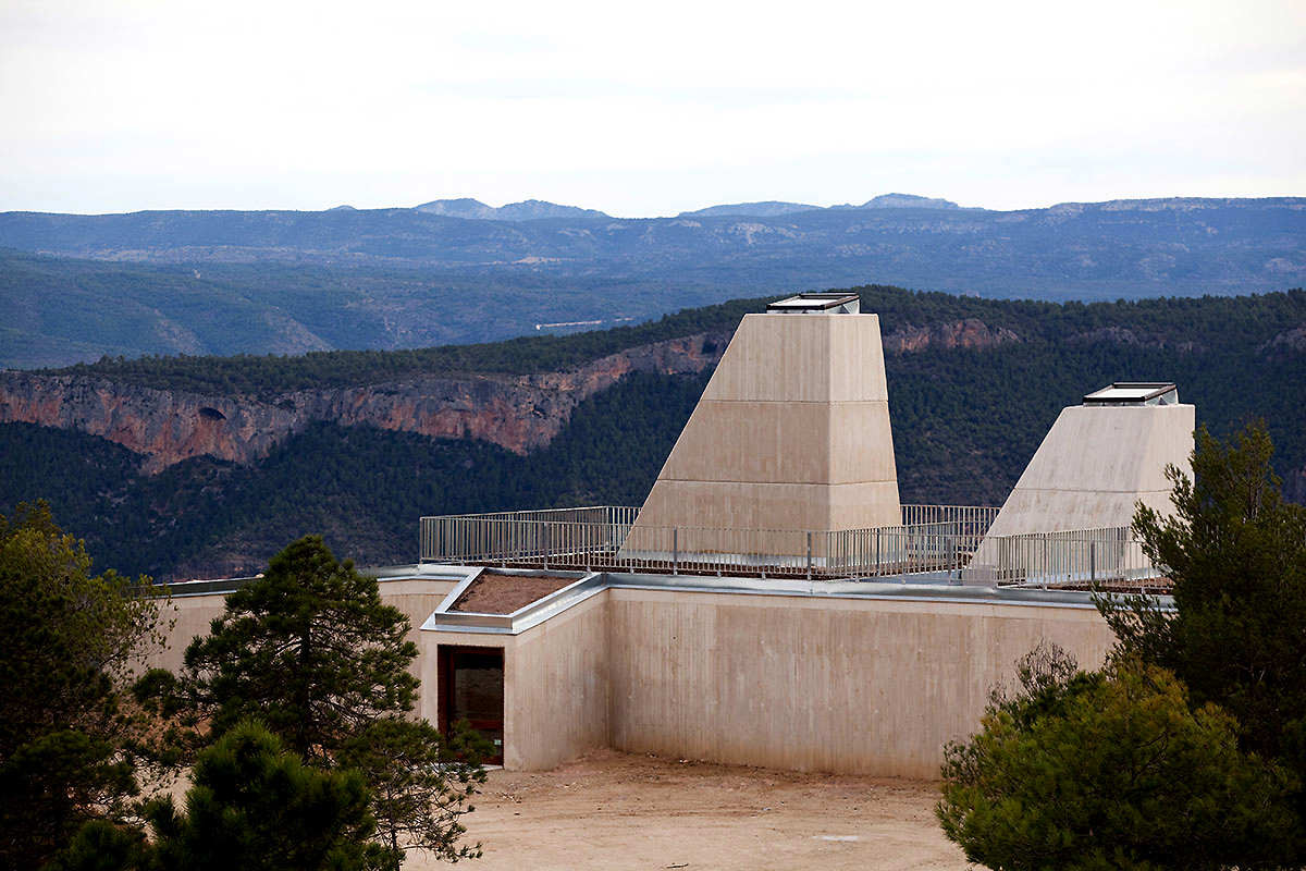 Gallery of Visitor And Nature Interpretive Center / Manuel Fonseca ...