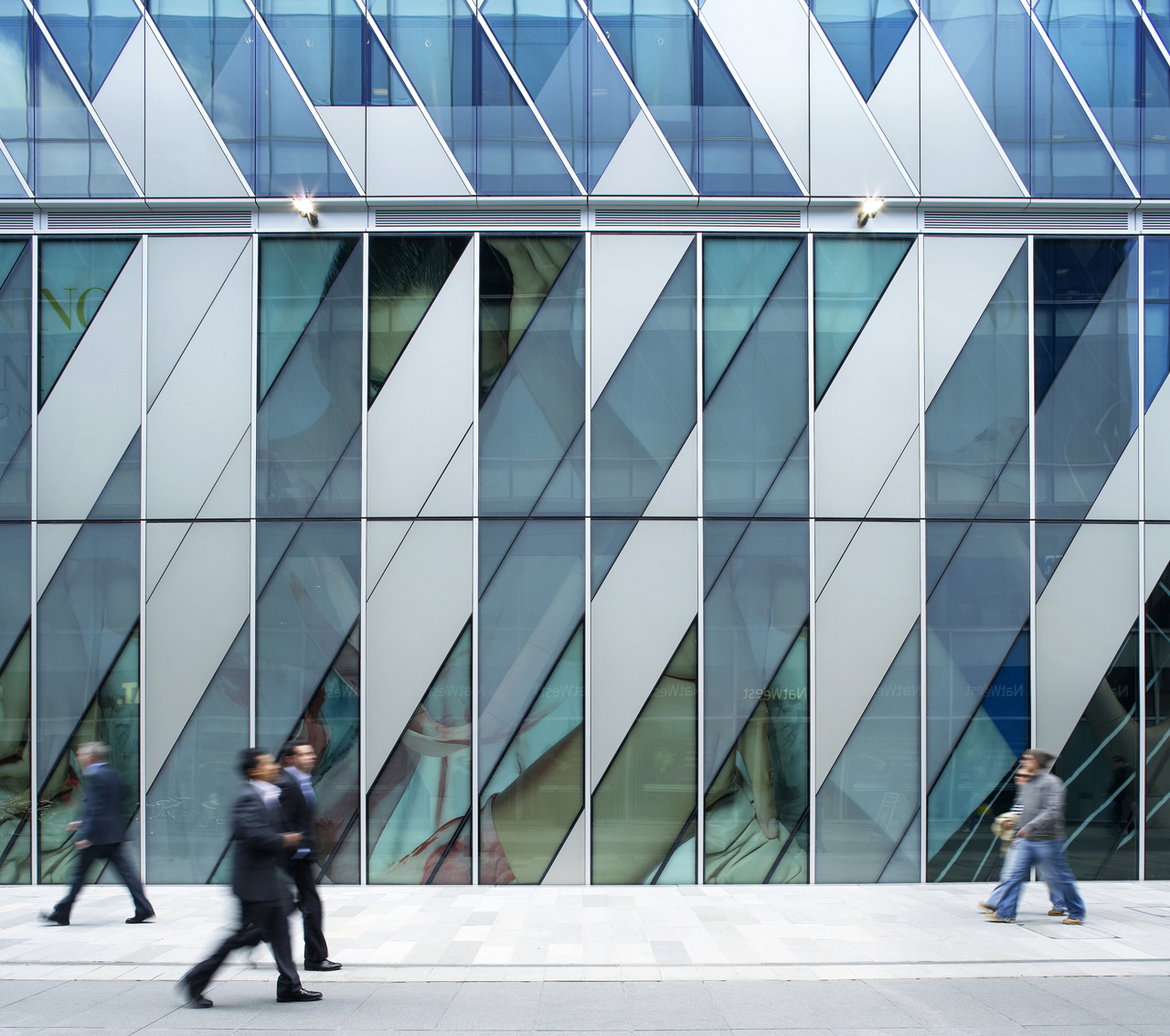 Gallery of The Avenue / Sheppard Robson - 3