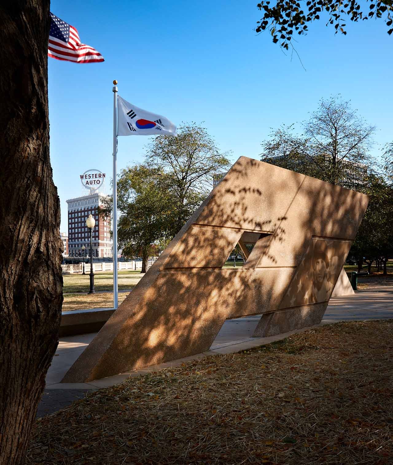 Gallery of Missouri Korean War Veterans Memorial / Tilt-Up Concrete ...