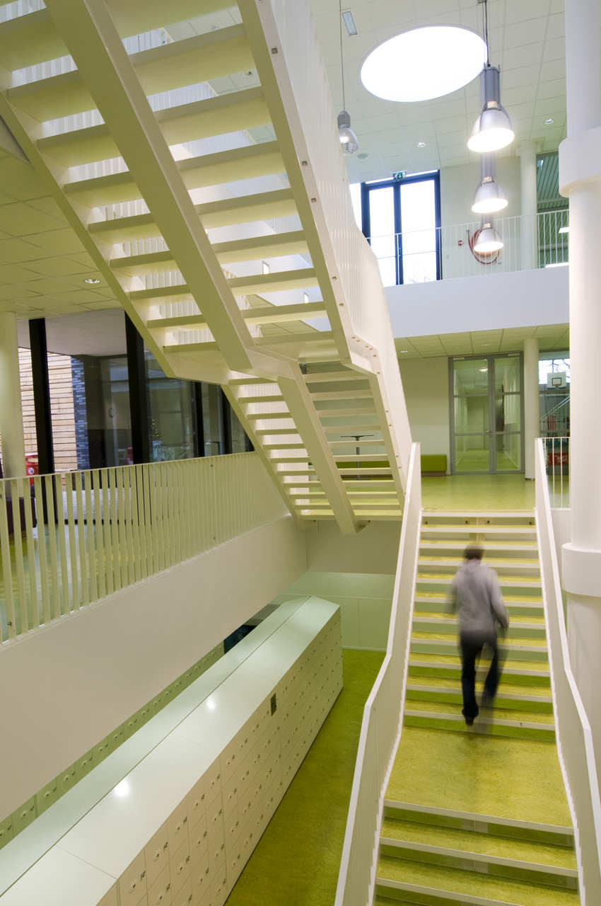 Gallery of Multifunctional Building / BDG Architects - 6