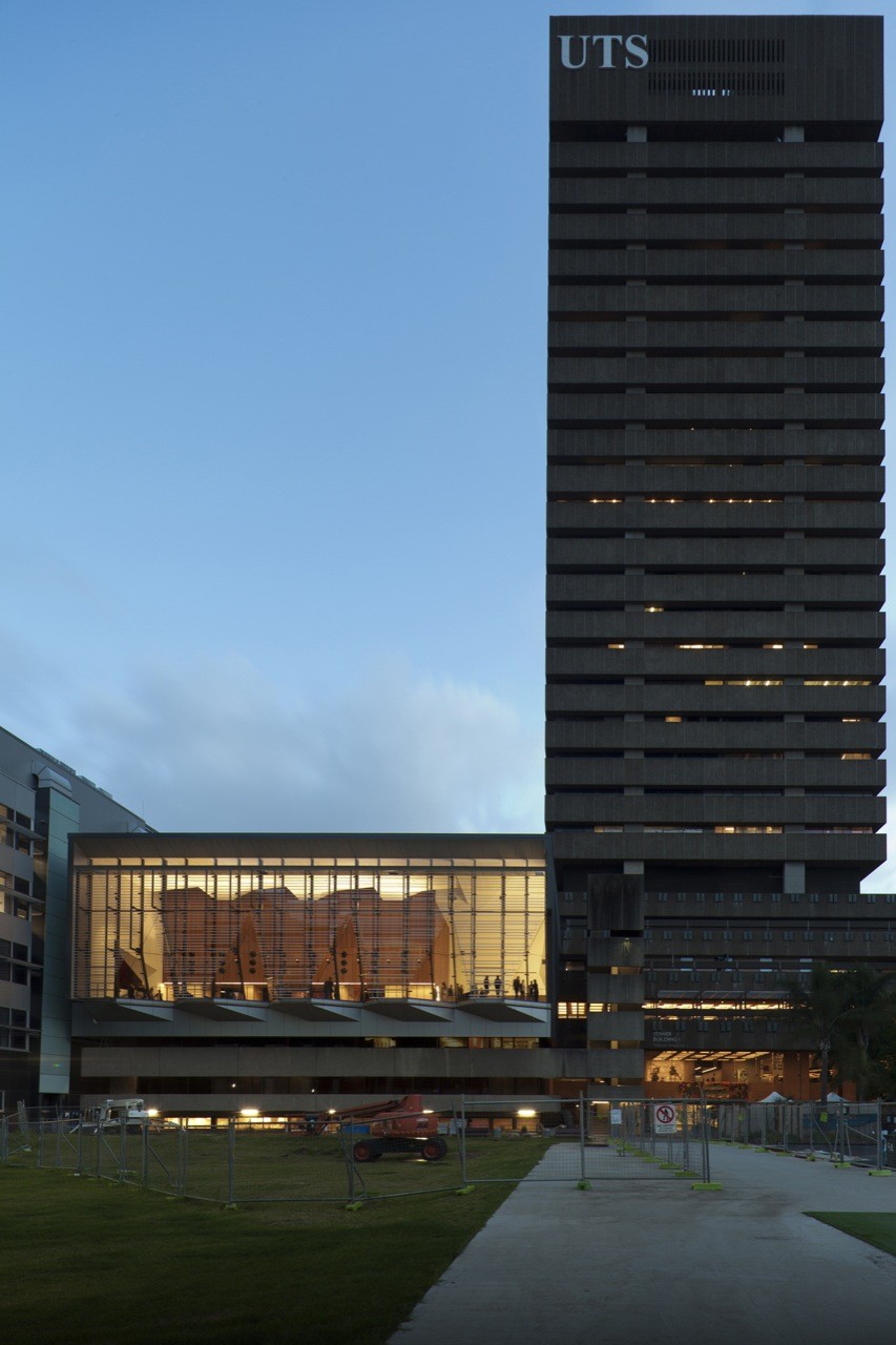 Gallery of UTS Great Hall and Balcony Room / DRAW - 10