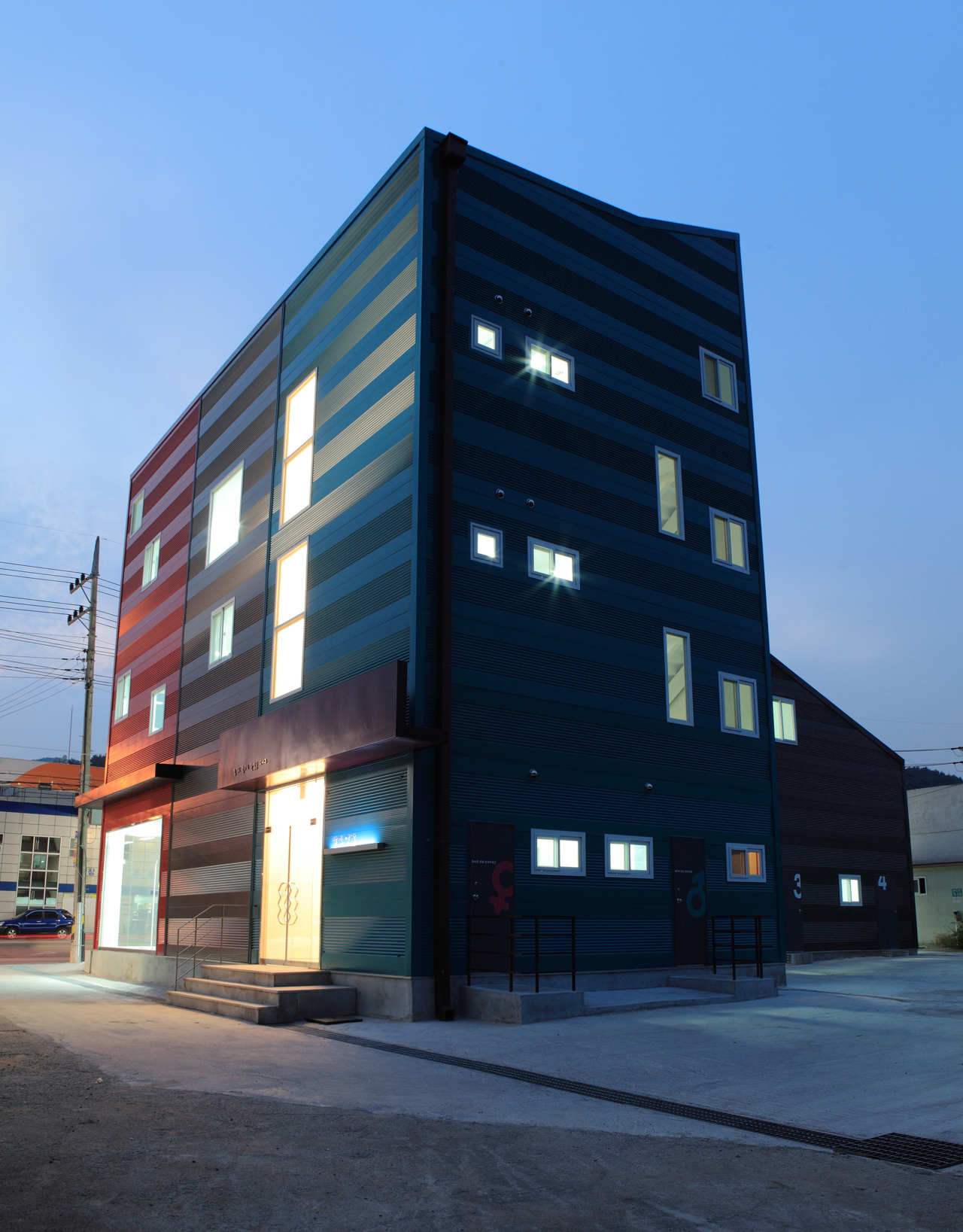 Gallery of The 243 Building / Hyun and Jeon Architectural Office - 8