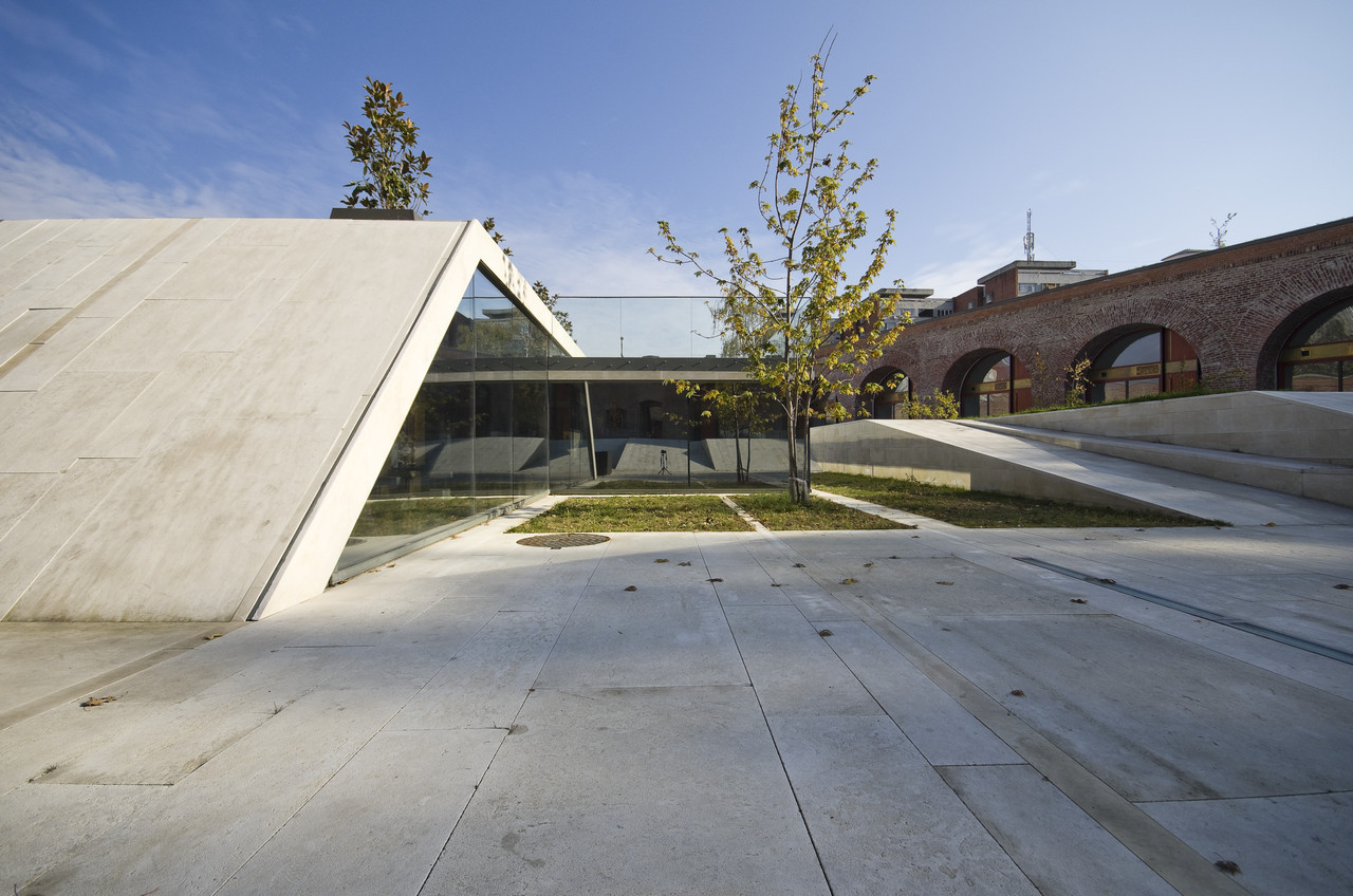 Gallery of Theresia Bastion / ARCHAEUS - 21