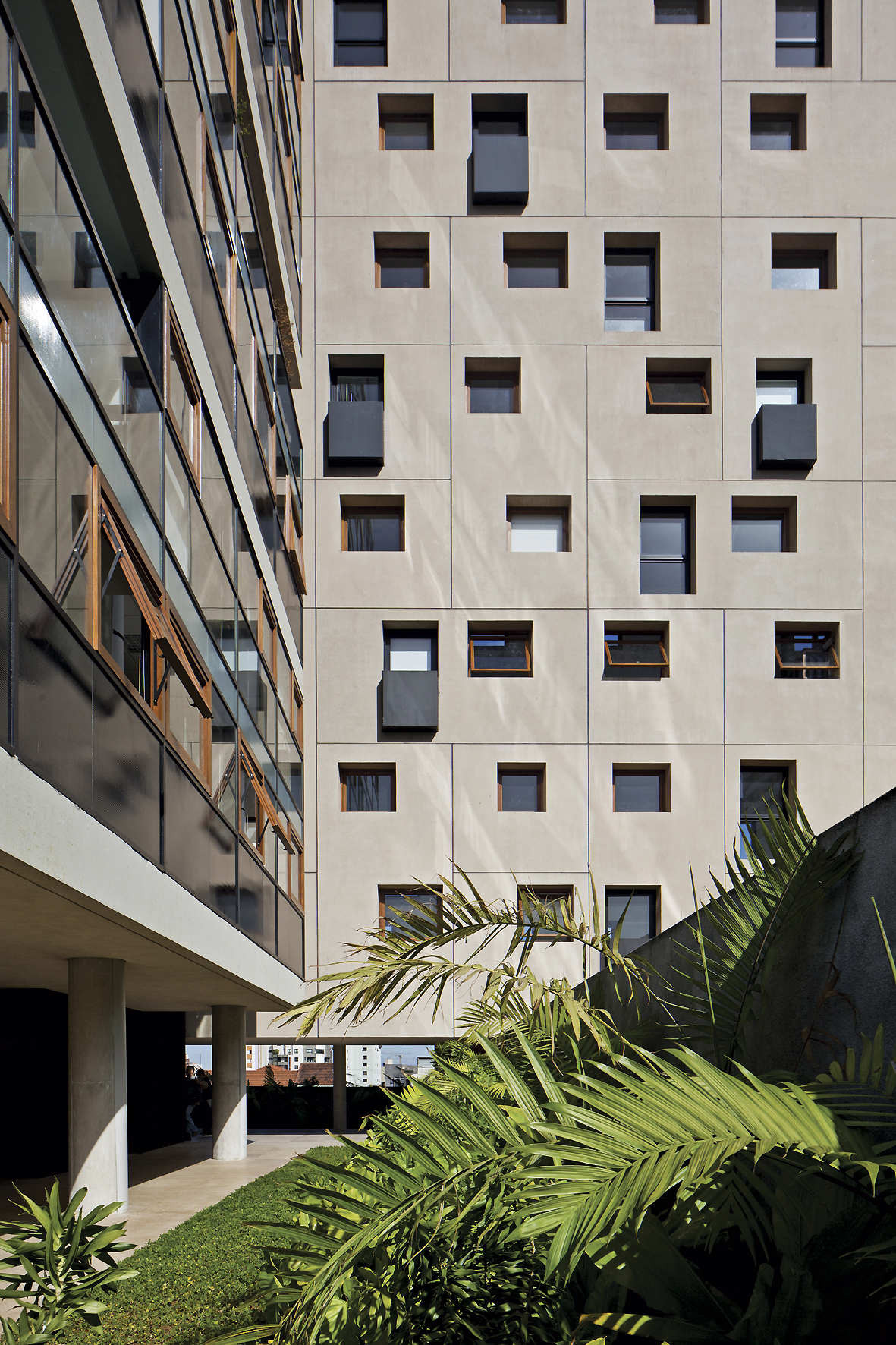 Gallery of W305 Building / Isay Weinfeld - 8