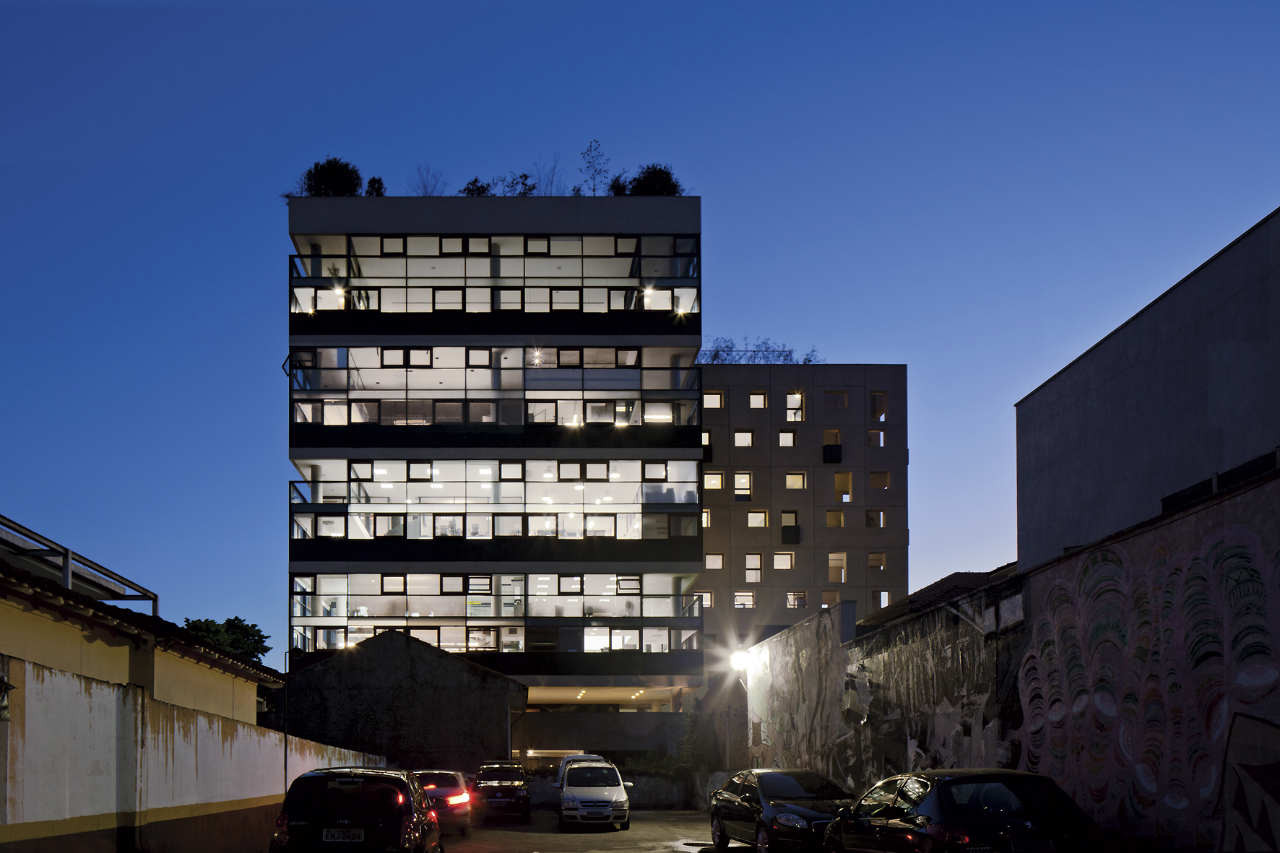 Gallery of W305 Building / Isay Weinfeld - 13