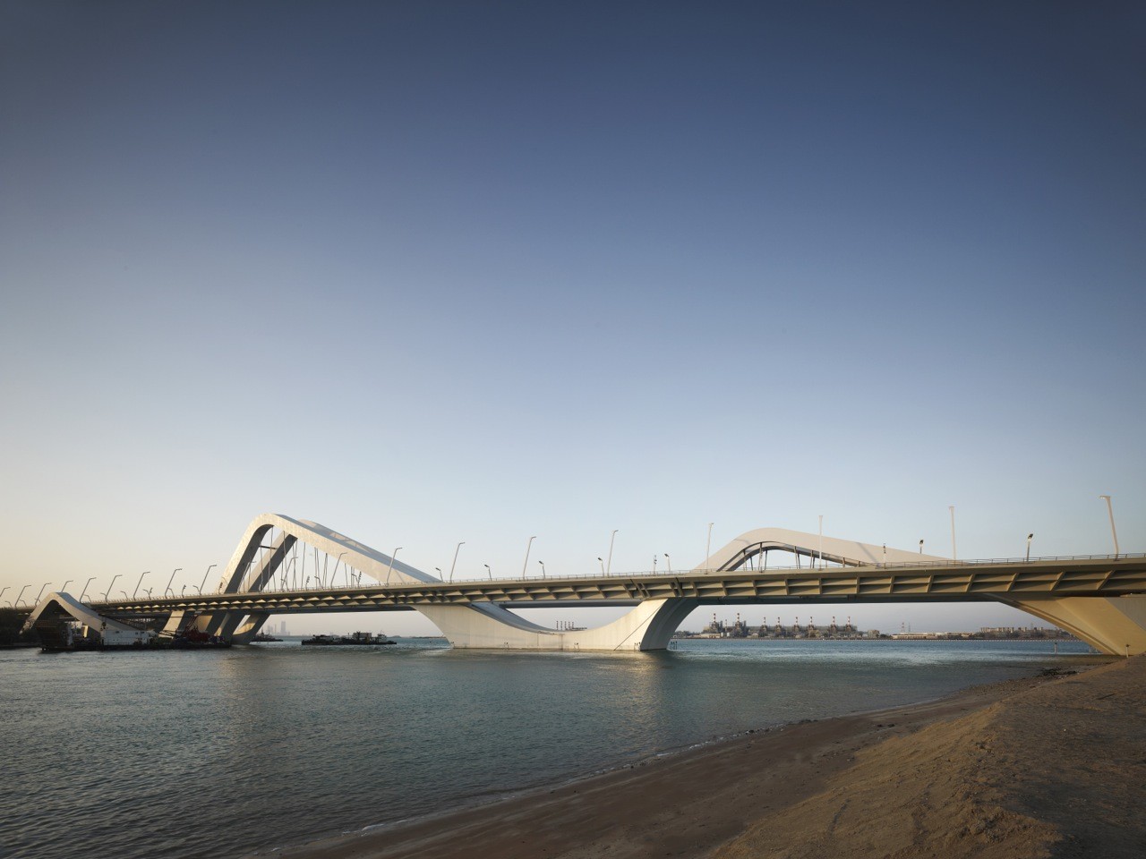 Gallery of Sheikh Zayed Bridge / Zaha Hadid Architects - 6
