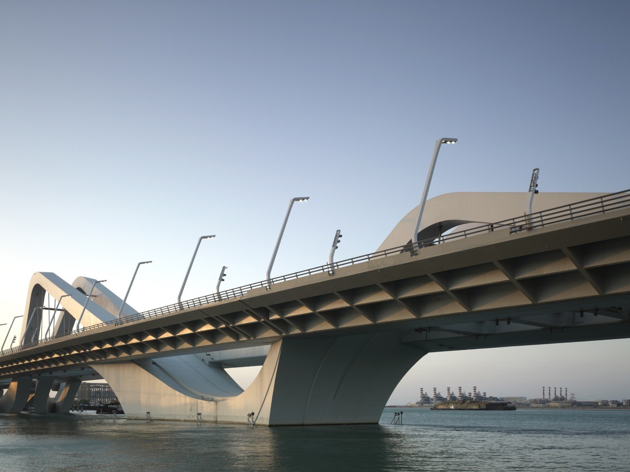 Gallery of Sheikh Zayed Bridge / Zaha Hadid Architects - 7