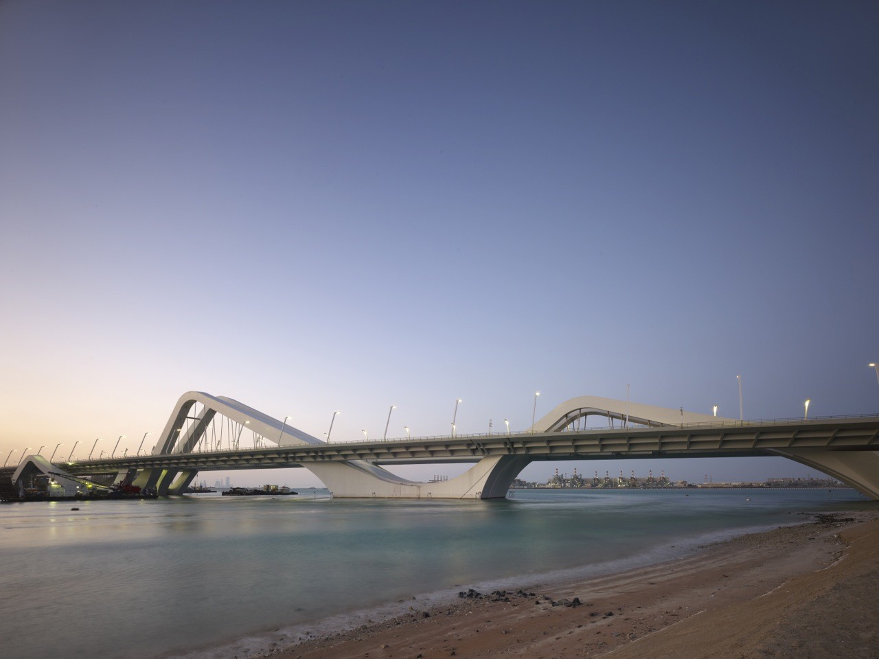 Gallery of Sheikh Zayed Bridge / Zaha Hadid Architects - 10