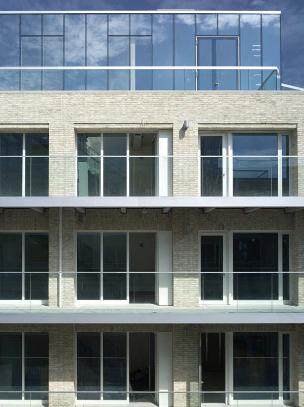 Gallery of Solid 11 / Tony Fretton Architects - 7