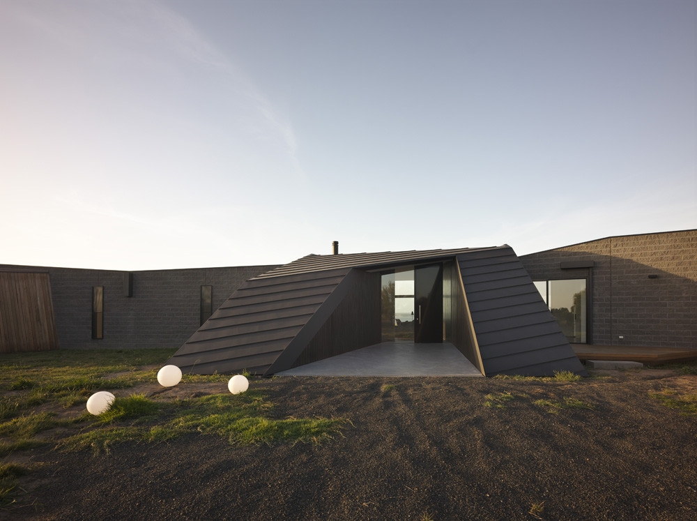 Gallery of Beached House / BKK Architects - 9