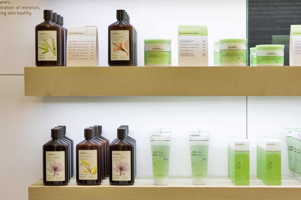 Gallery of Ahava Beauty Capsule / MINUSPLUS - 10