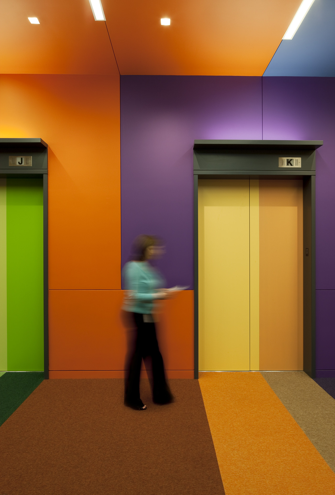 Gallery of Valspar Corporation Administrative Headquarters / MSR Design - 9