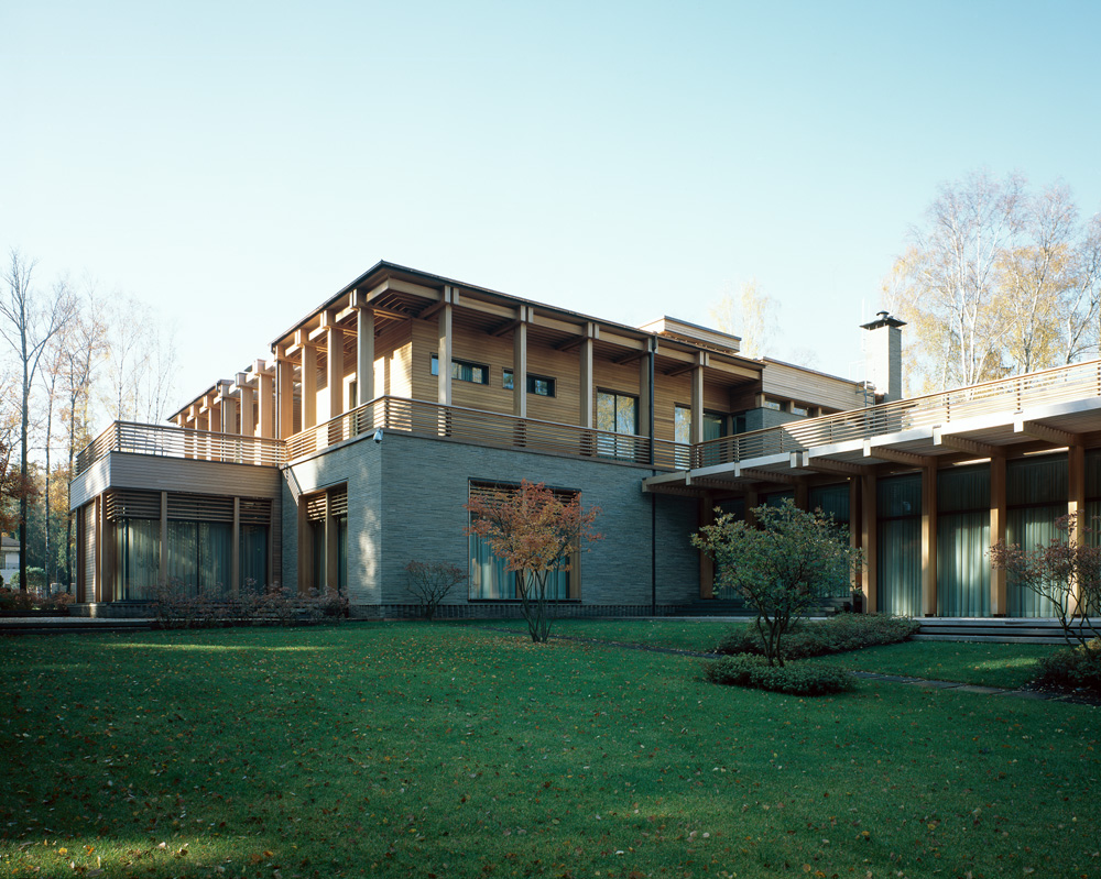 Gallery of F-house / ARCH 4 - 2