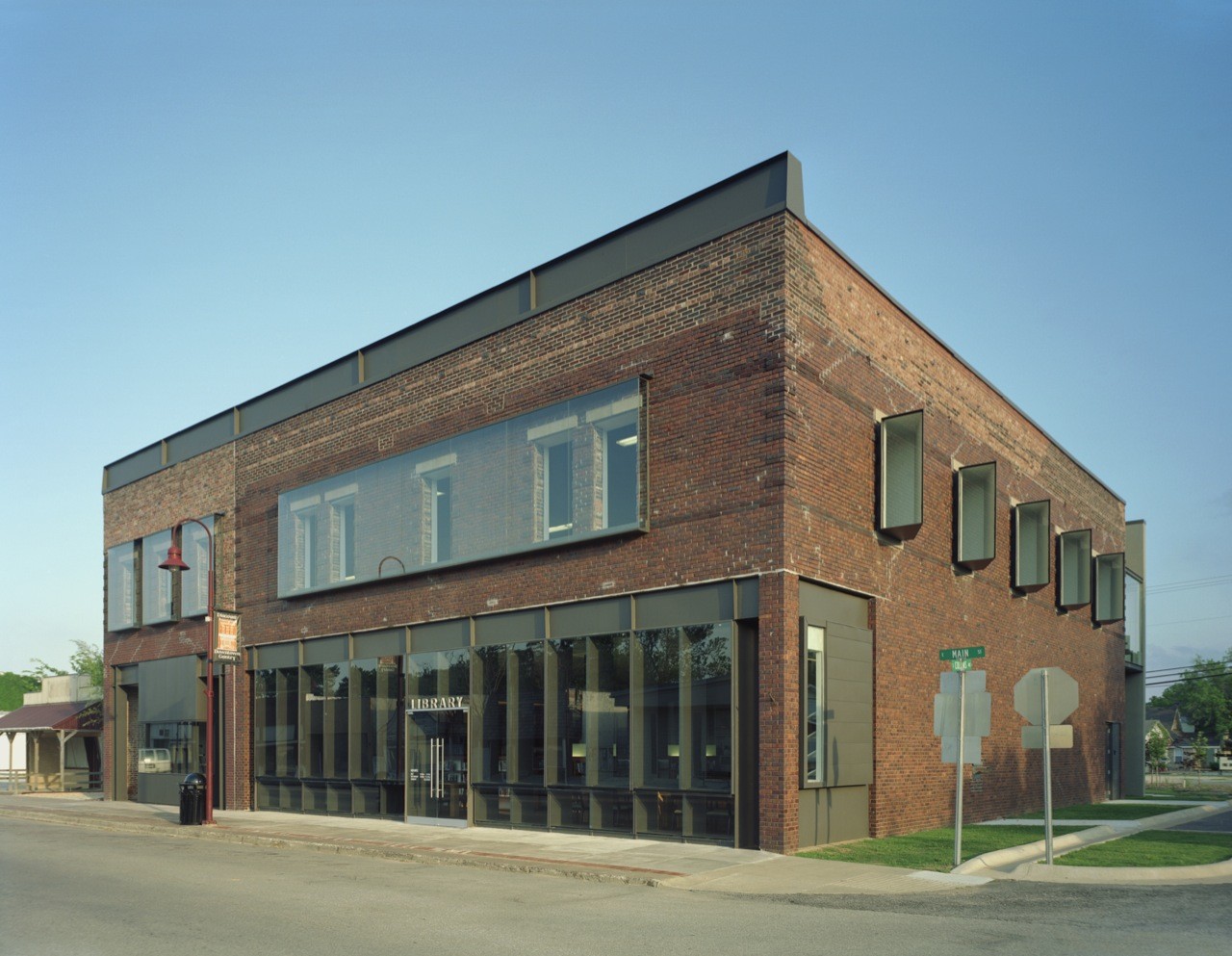 Gallery of Gentry Public Library / Marlon Blackwell Architect - 7