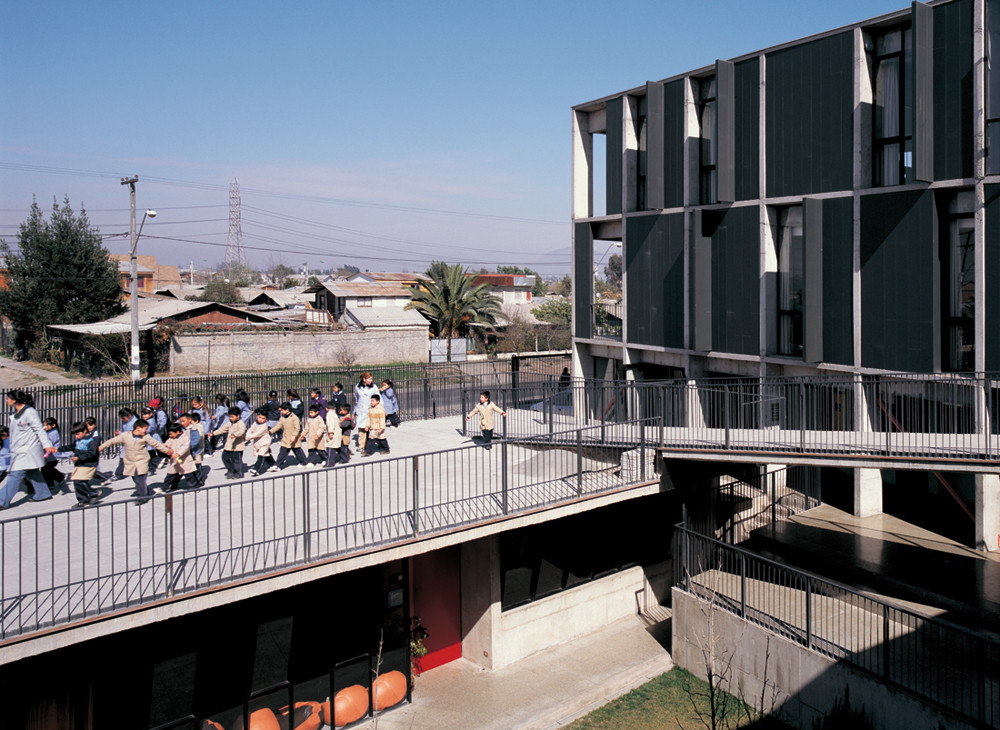 Gallery of San Lucas School / Francisco Izquierdo + Maria Jose Varas - 2