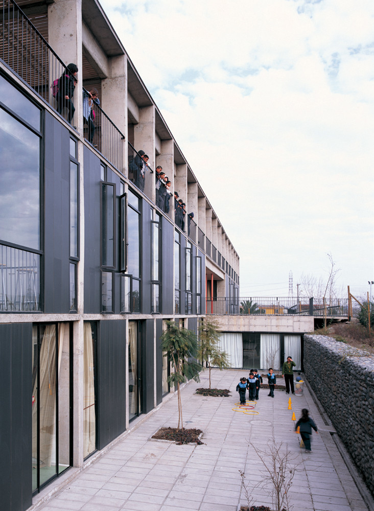 Gallery of San Lucas School / Francisco Izquierdo + Maria Jose Varas - 4