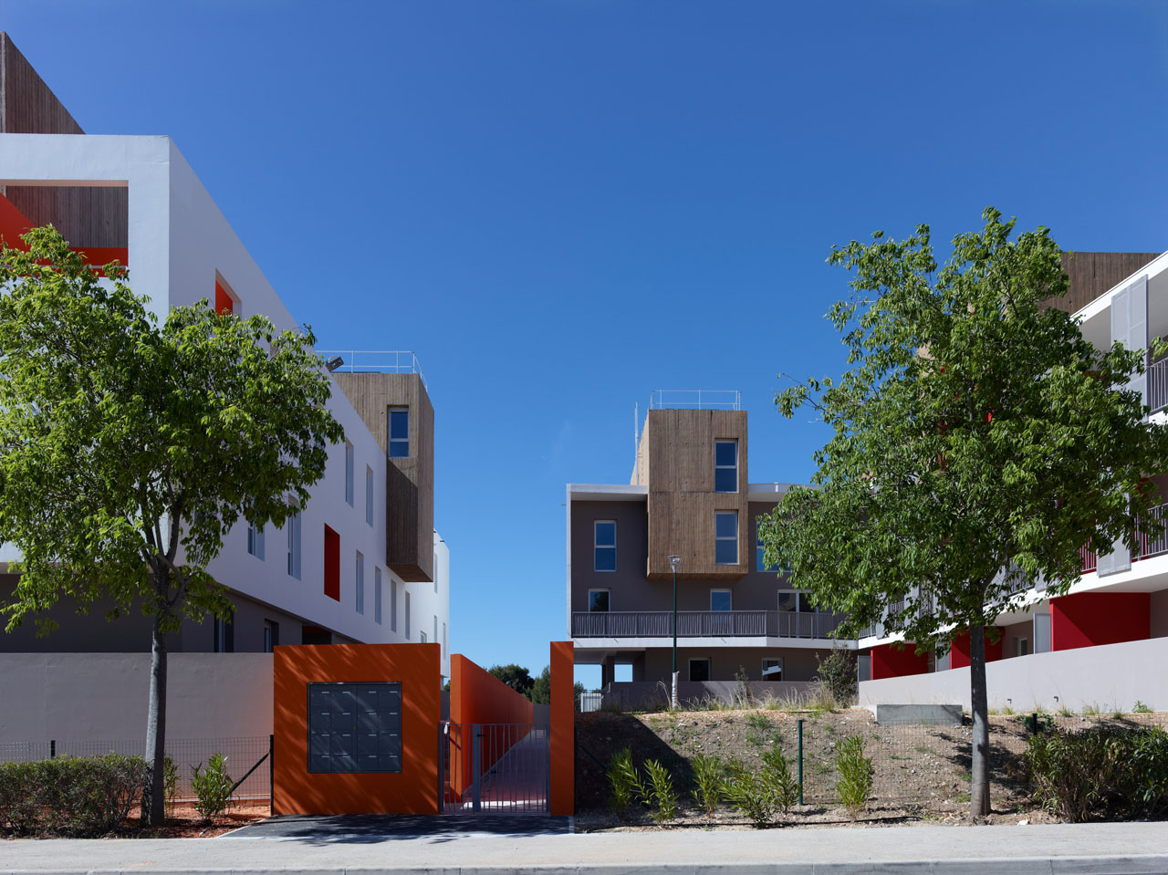 Gallery of Housing Vitrolles / MDR Architectes - 16