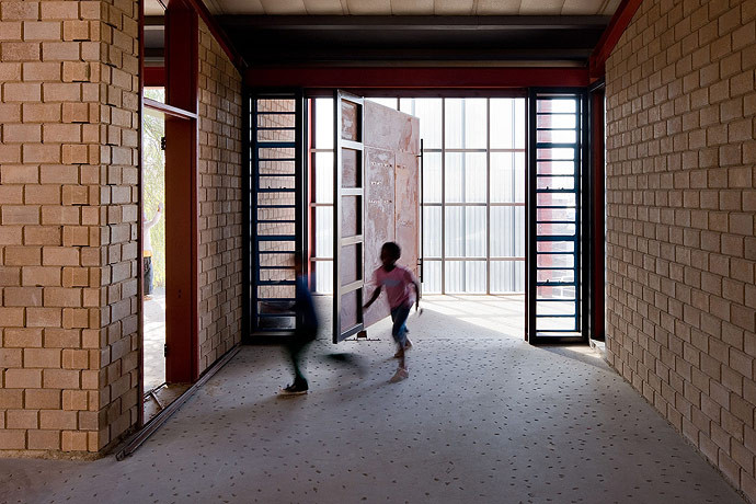 Gallery of Alexandra Interpretation Centre / Peter Rich Architects - 7