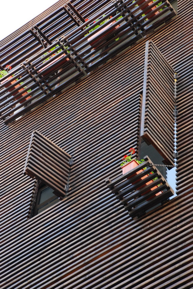 Gallery of Checker Box Office Complex / Arsh Design Group - 16