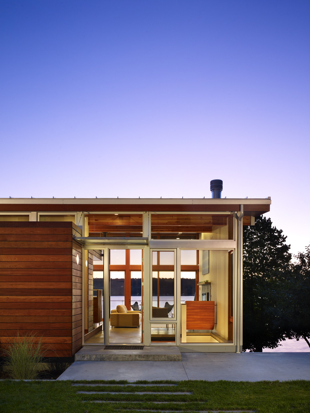Gallery of Vashon Cabin / Vandeventer + Carlander Architects - 4