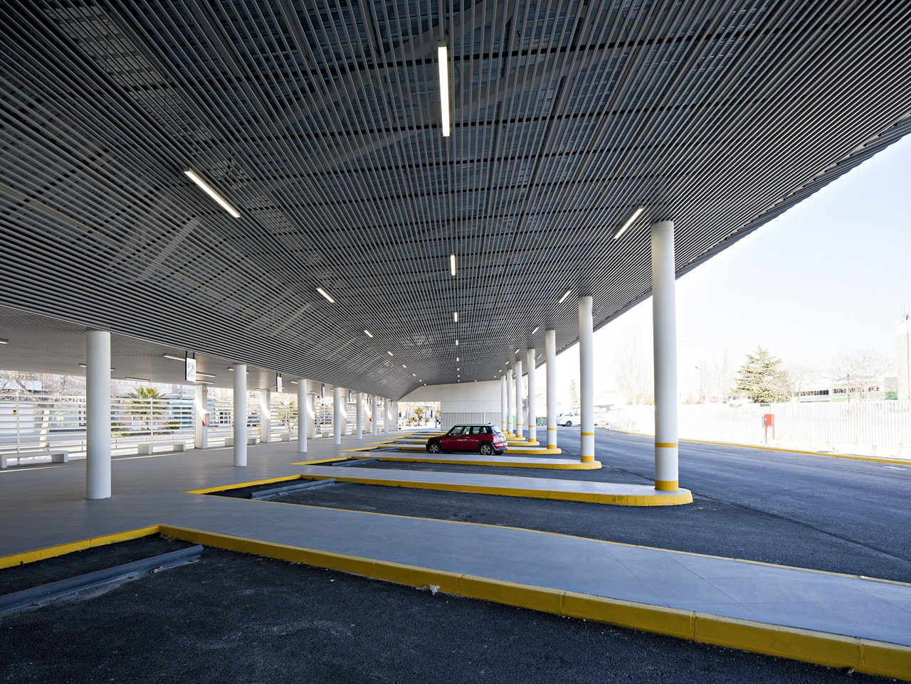 Gallery of Bus Station / DTR_studio architects - 13