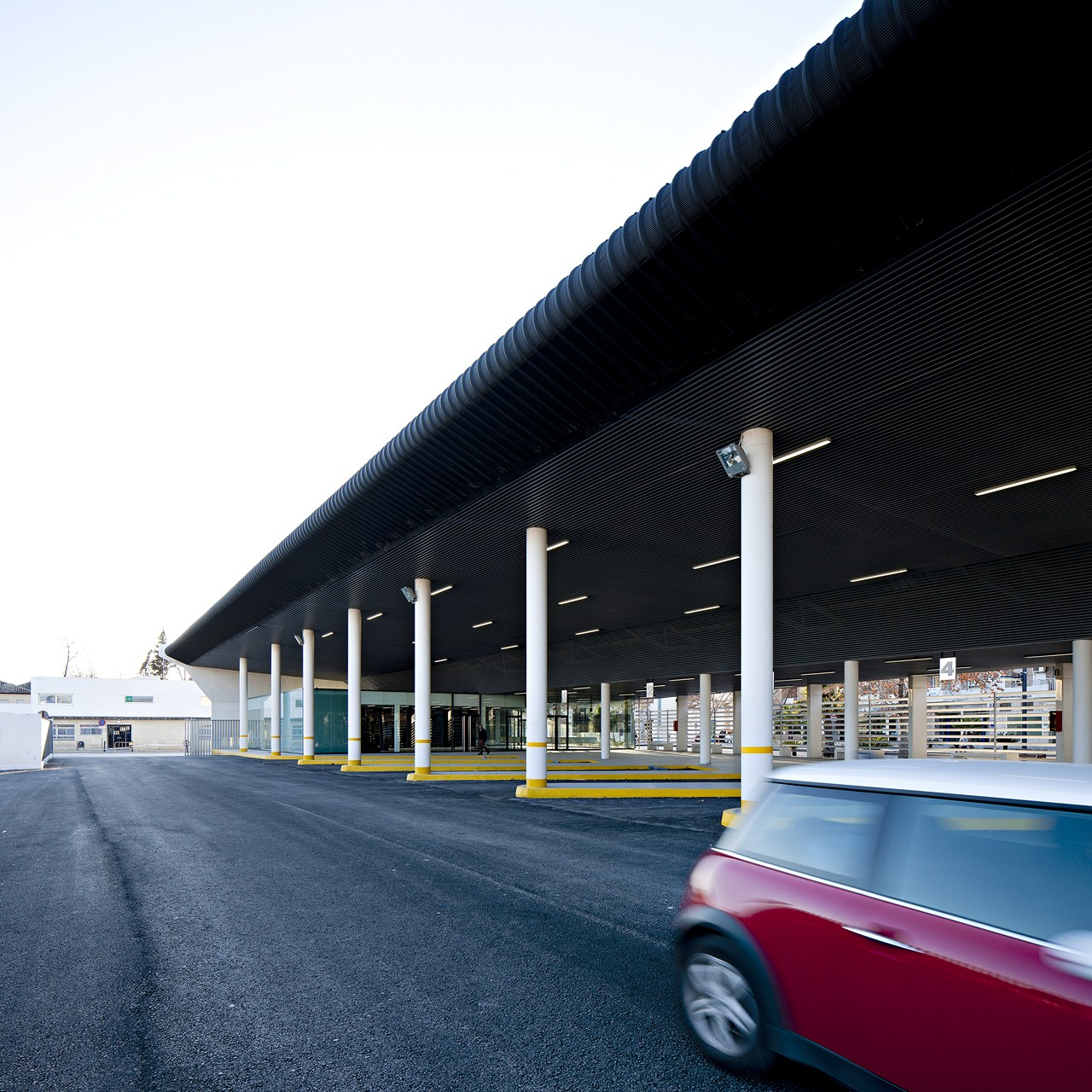 Gallery of Bus Station / DTR_studio architects - 14