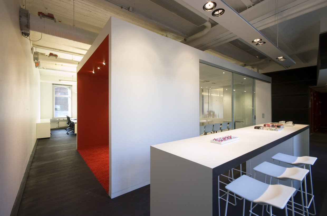 Gallery of Office interior in a former bicycle factory / Rotstein ...