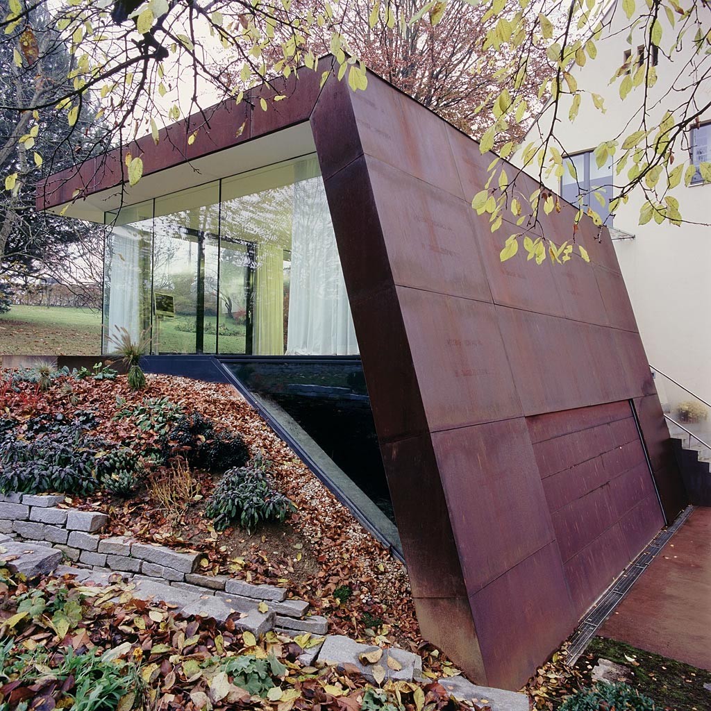 Gallery of Folded Corten House / x Architekten - 6