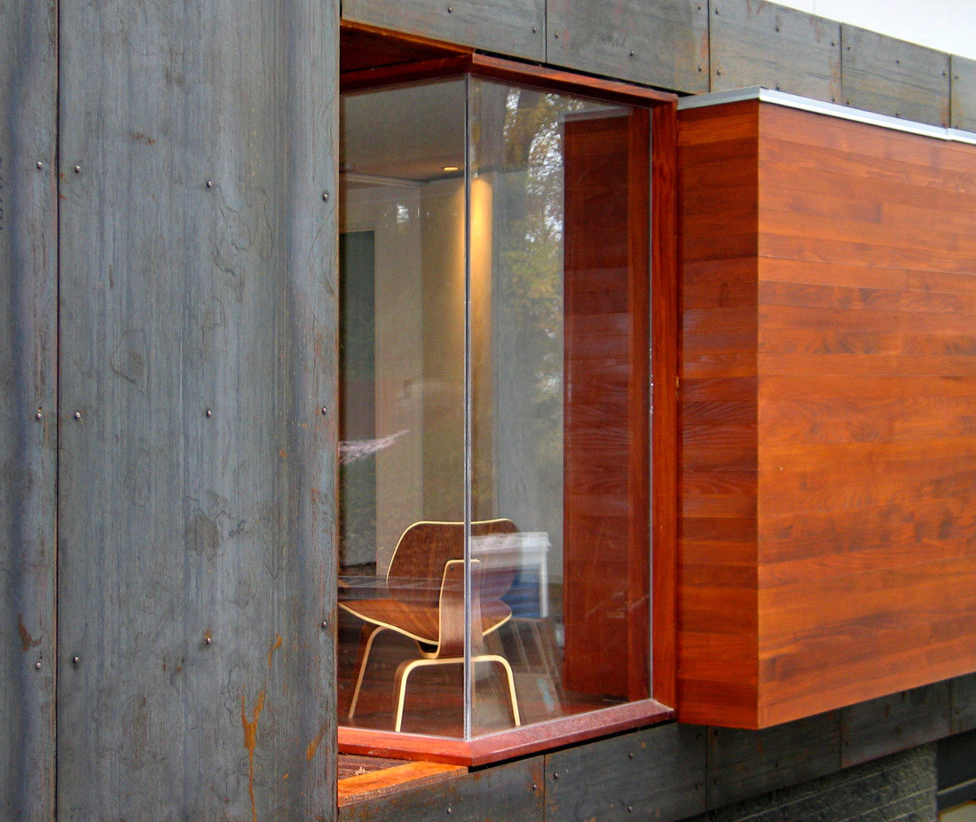 Gallery of Ferrous House / Johnsen Schmaling Architects - 15