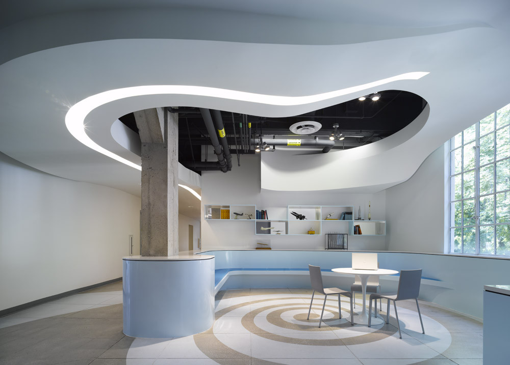 Gallery of Graduate Aerospace Laboratories / John Friedman Alice Kimm ...