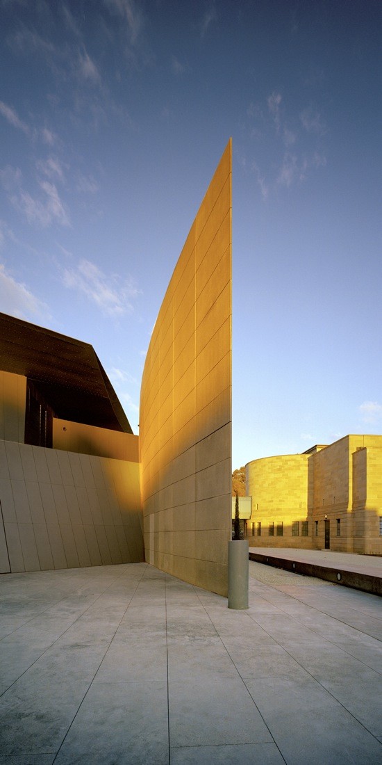 Gallery of Anzac Hall / Denton Corker Marshall - 4