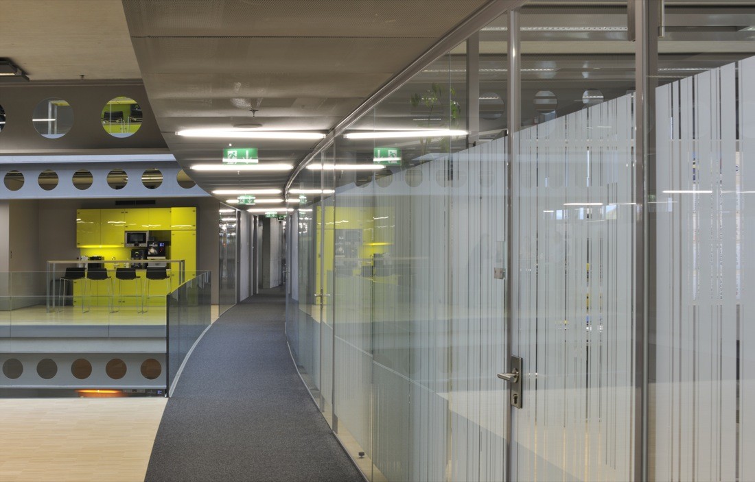 Gallery of Voest Alpine Office Center / Dietmar Feichtinger Architectes ...
