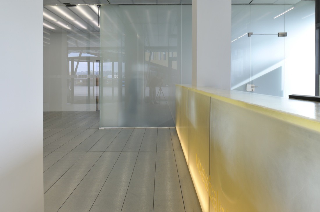 Gallery of Voest Alpine Office Center / Dietmar Feichtinger Architectes ...