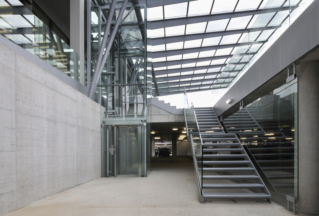 Gallery of Voest Alpine Office Center / Dietmar Feichtinger Architectes ...