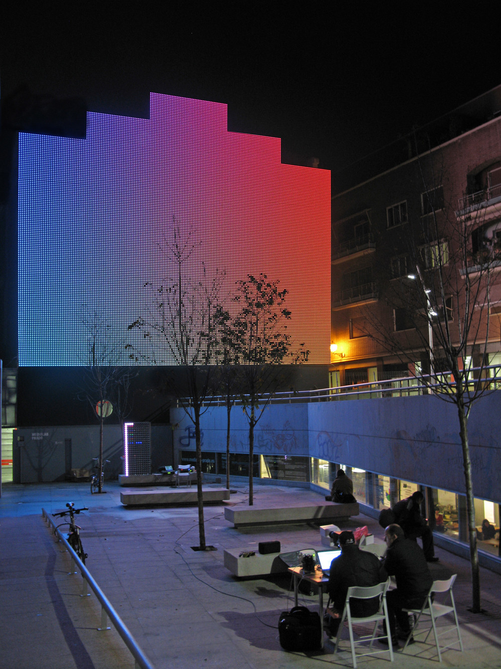 画廊 普拉多媒体实验室LED立面 / Langarita Navarro Arquitectos - 8