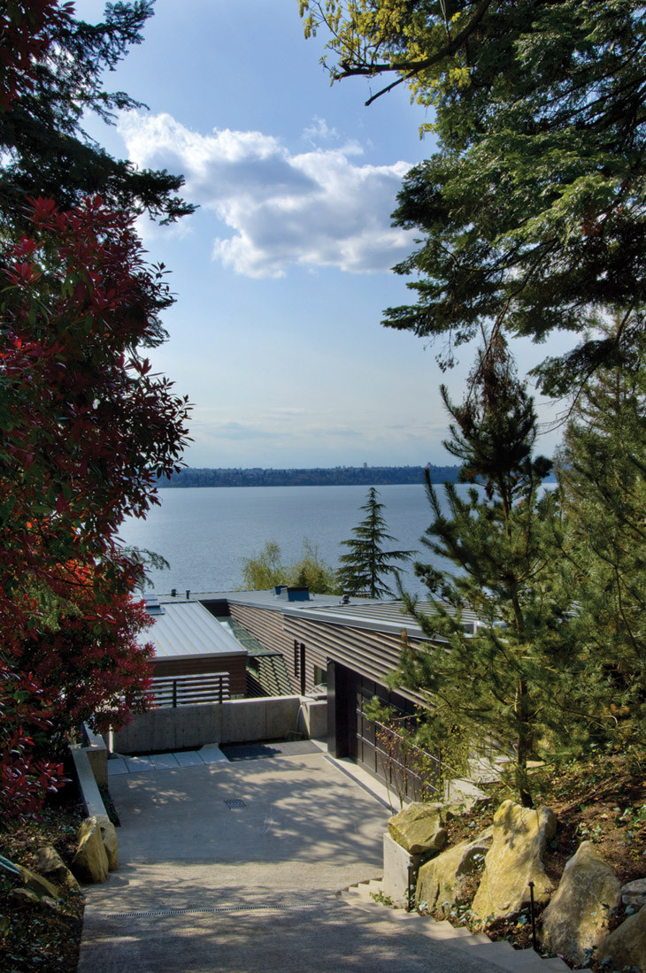Gallery of Courtyard House on a Steep Site / Hutchison & Maul ...