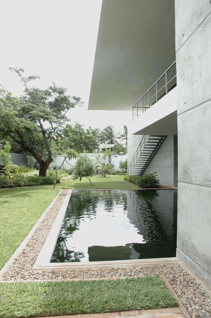 Gallery of Aon Insurance Headquarters / SPASM Design Architects - 3