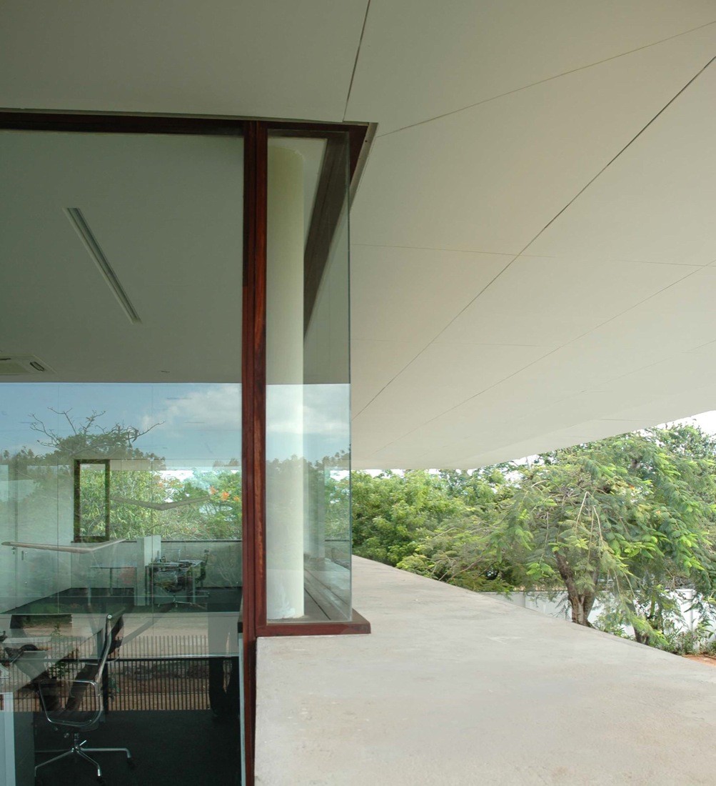 Gallery of Aon Insurance Headquarters / SPASM Design Architects - 11