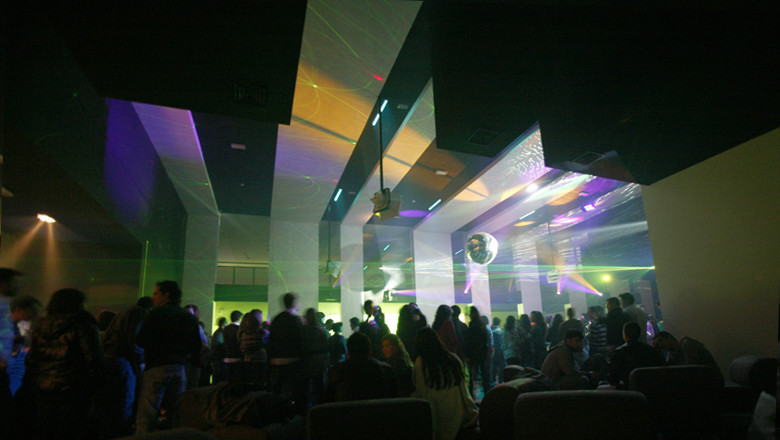 Gallery of Ganesh Club / Pormenor Arquitectos - 5