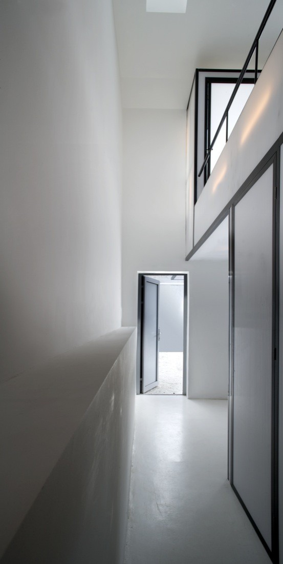 Gallery of Plastic House / Architecture Republic - 8