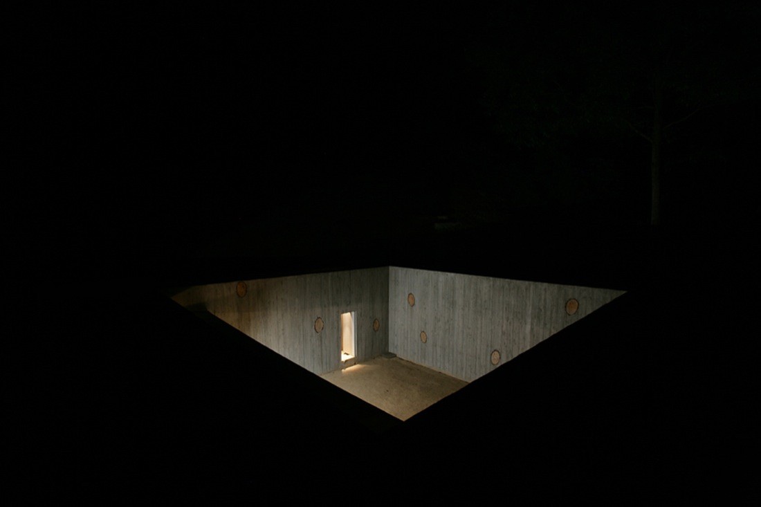 Gallery of Earth House / BCHO Architects - 14