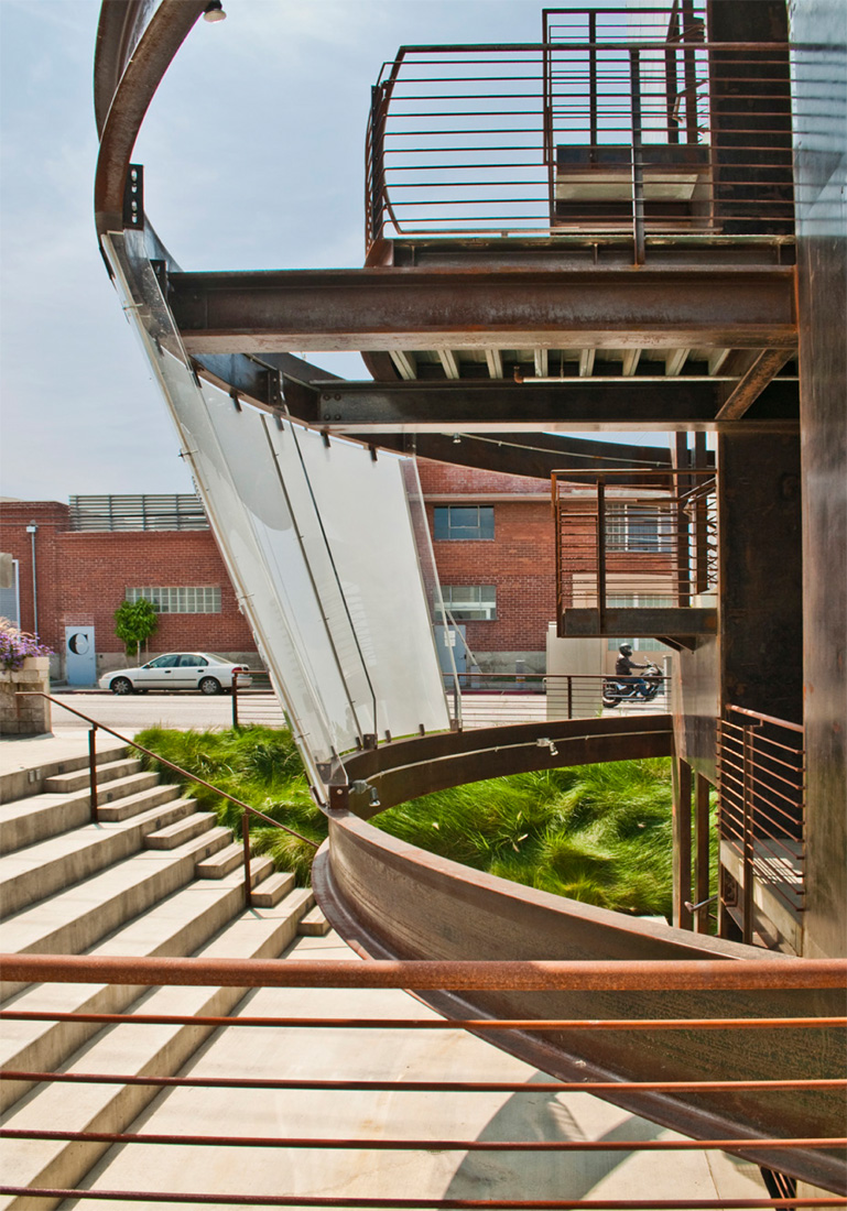 Gallery of Samitaur Tower / Eric Owen Moss Architects - 9