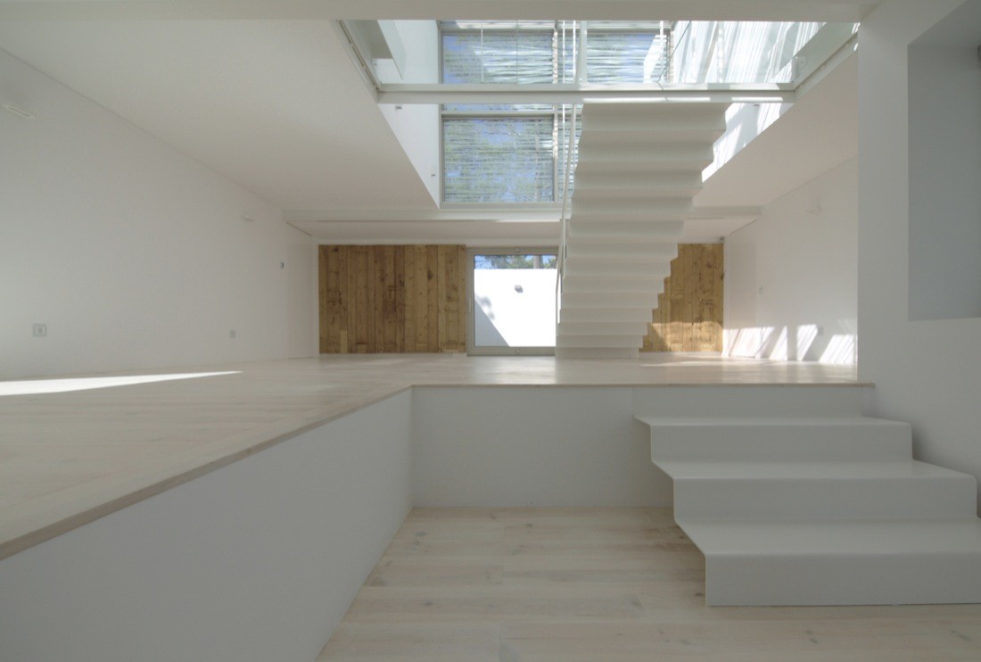 Gallery of House in Meco / Jorge Mealha - 17