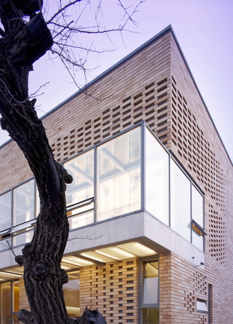 Gallery of The Concave House / TAOA - 13